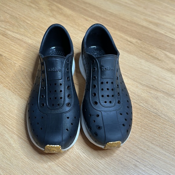 Native Shoes | Shoes | Native Robbie Sugarlite Shoe Size J3 | Poshmark